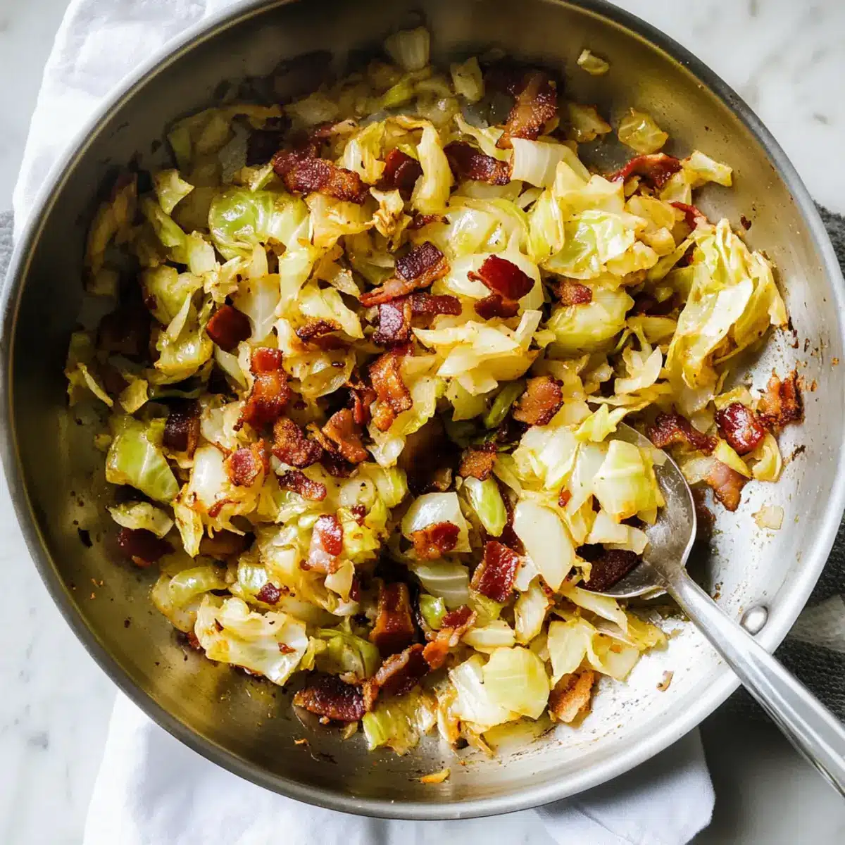 Delicious Fried Cabbage with Bacon: Quick Comfort Food Bliss